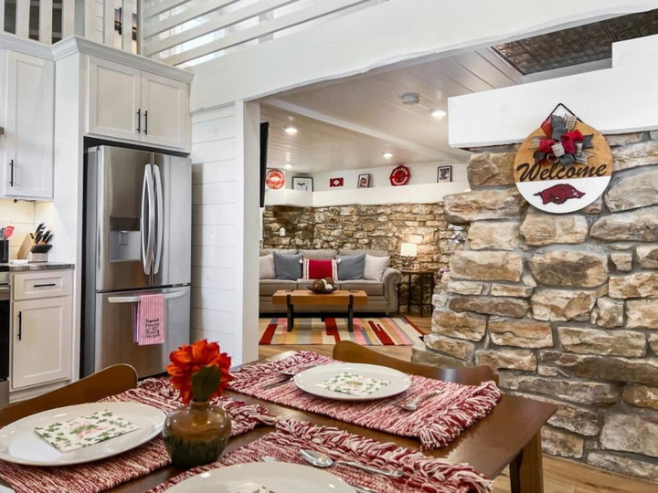 Trailside Loft | Firepit, Pond, Near Uofa/downtown - Fayetteville, AR