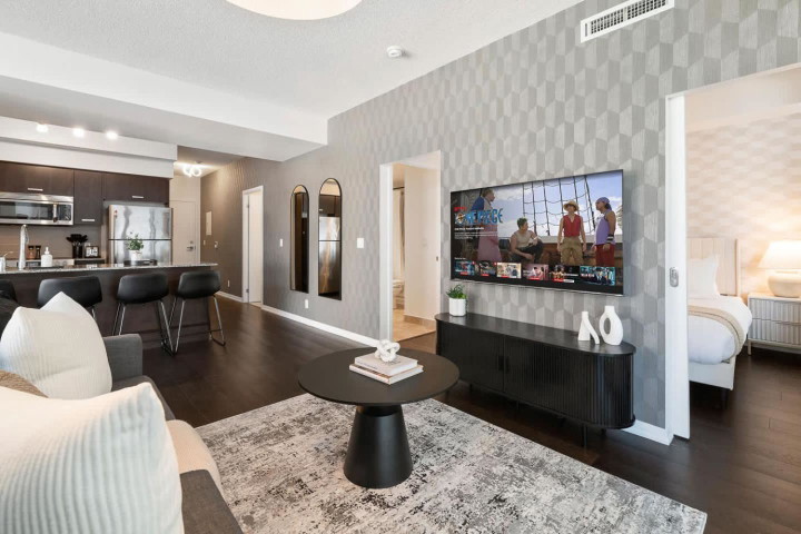 Chic Bay St Home Bright Modern & Cozy - Toronto