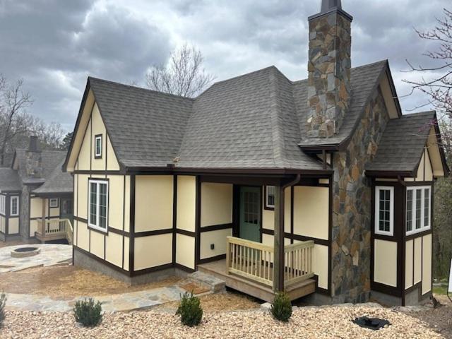 Storybook Cottage At Tudor Suites - Eureka Springs, AR