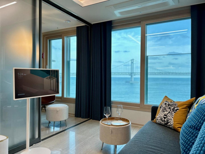 Ocean Front Apartment - Busan