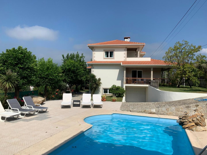 Beautiful Detached Villa With Private Pool, Fibre Wi-fi, Garden, Games Room & Bbq - Terras de Bouro