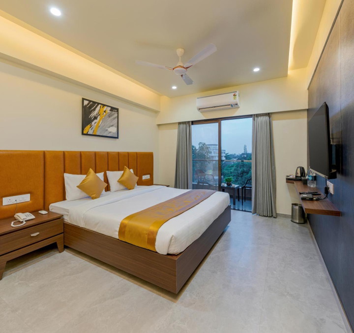 Hotel The Golden Oaks, Kolhapur - Kolhapur