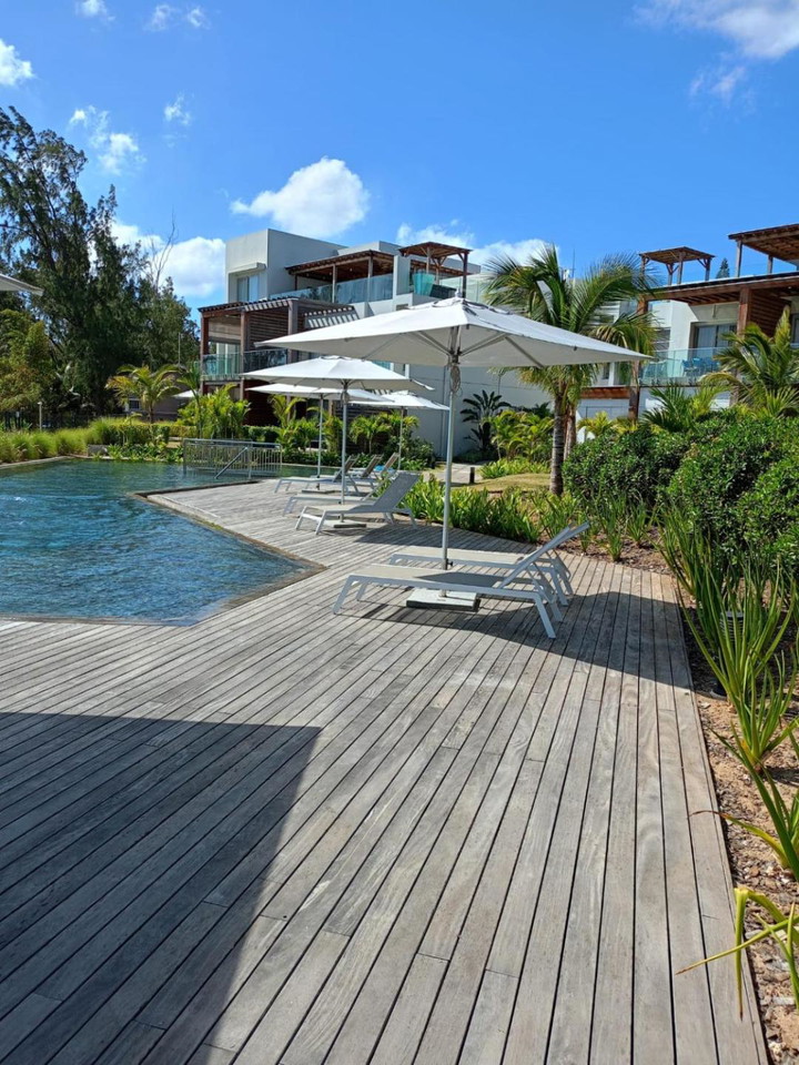 Luxury 3 Br Beach Apartment Right On The Beach With Pool - Port Louis