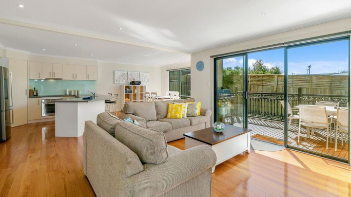 Island Holidayze - Smiths Beach