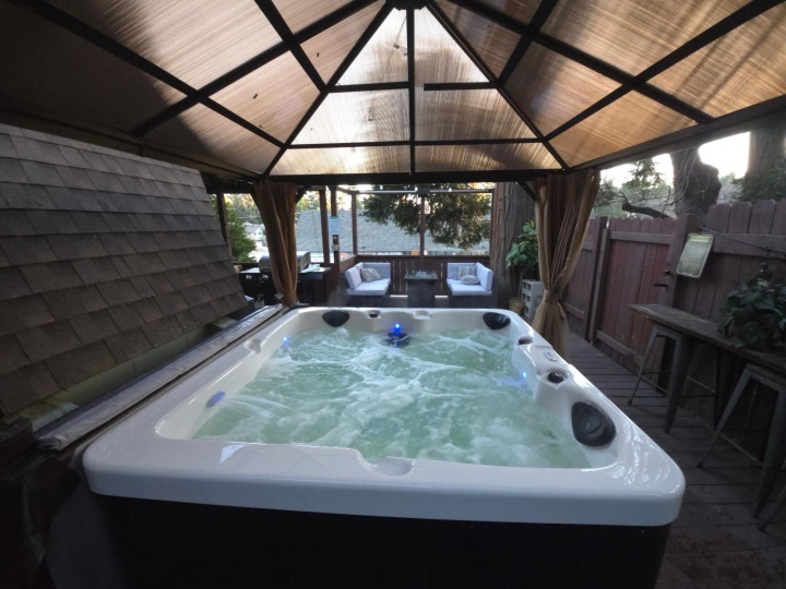 Hot Tub A-frame Cabin Lake Arrowhead Escape - San Bernardino, CA