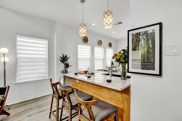 Luxury Modern Home With Hot Tub Deck & Firepit! - Fredericksburg, TX