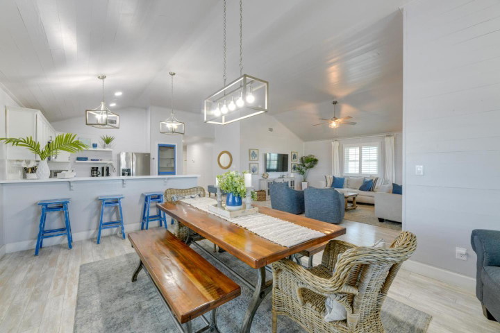 Private Pool & Furnished Deck: Port Aransas Home! - Port Aransas, TX
