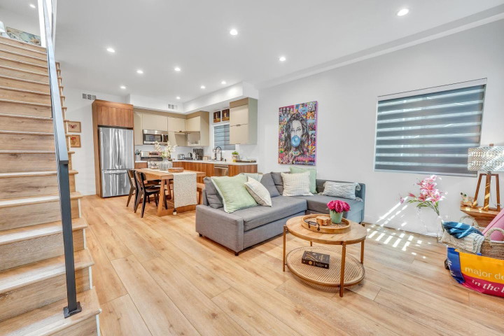 Luxe Townhome Newly-built - Beverly Hills, CA