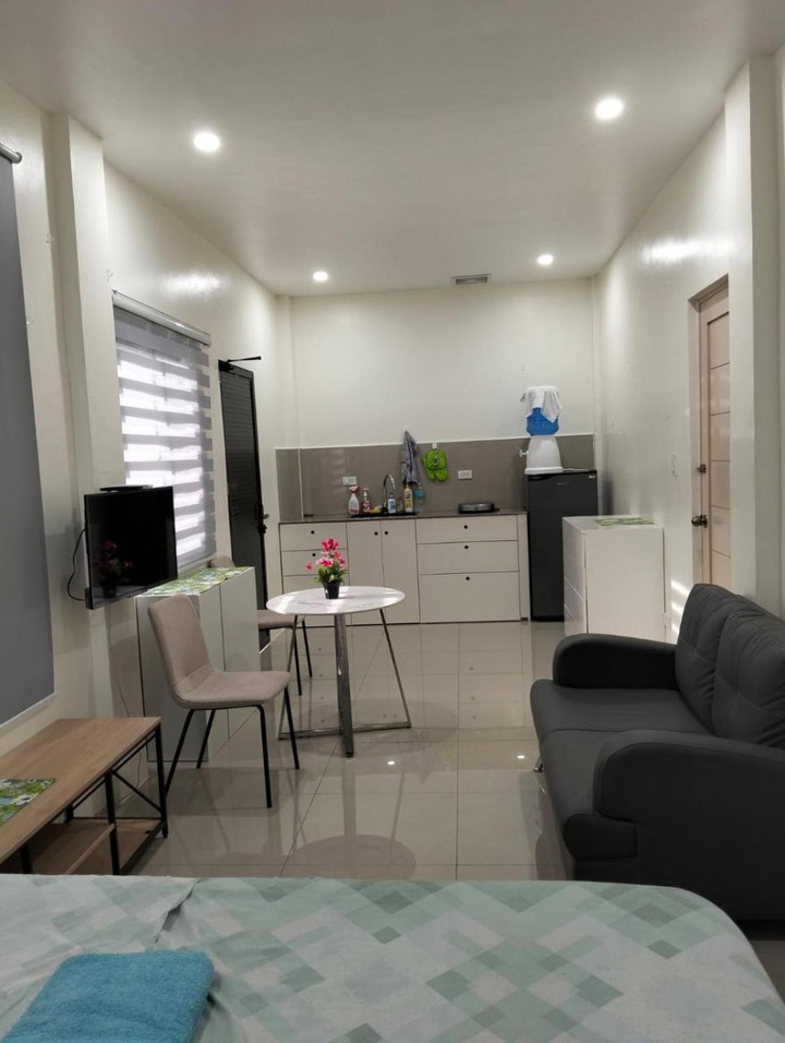 Balabagon, Studio Room - Badian