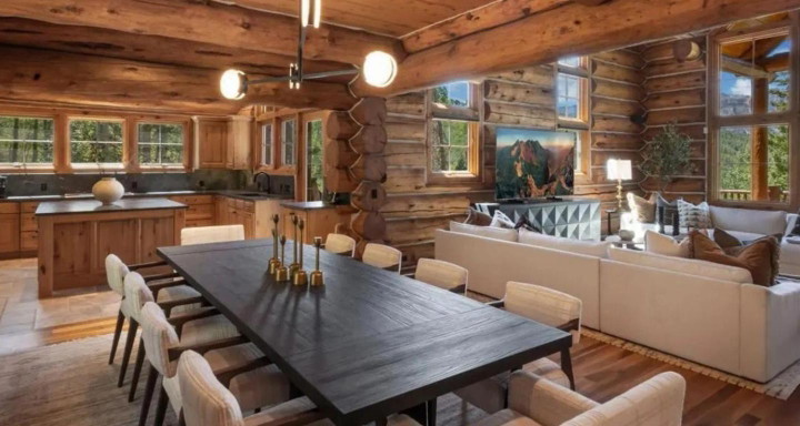 Recently Renovated Chalet With A Swimming Pool In A Quiet Area With A View - Courchevel, France