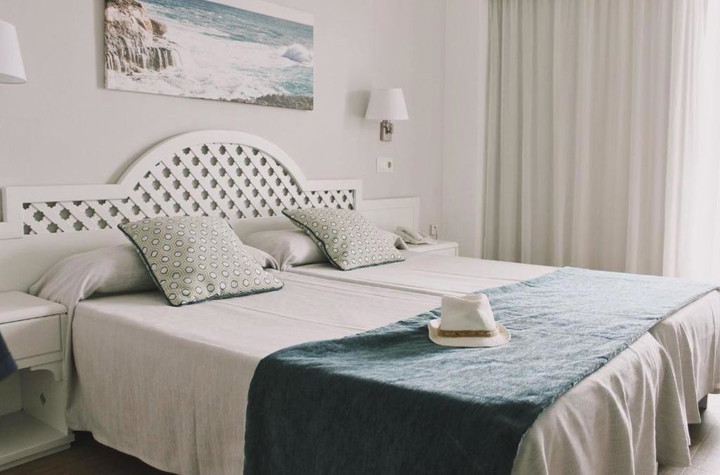 Hotel Pinos Playa - Cala Llombards