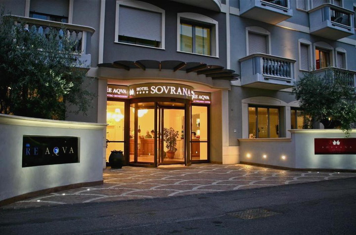 Sovrana Beach Hotel - Pet Friendly - Breakfast Until 12 - Parking - Rimini