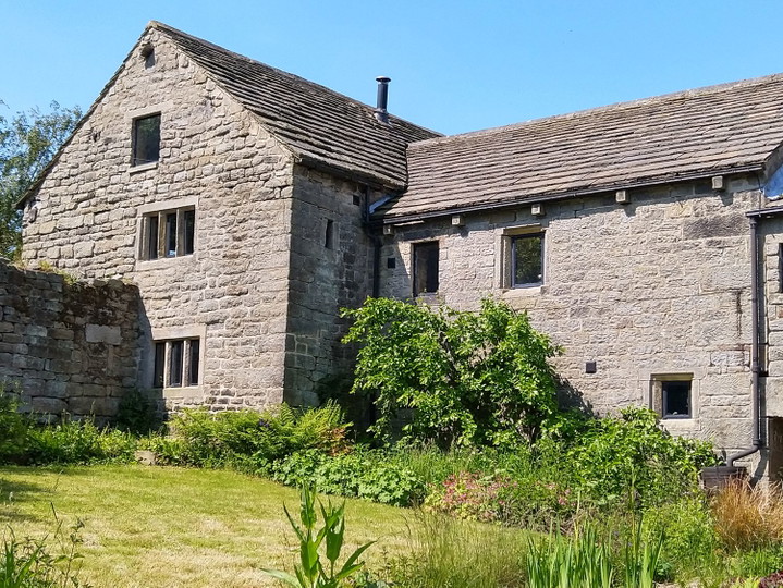 Cottage ∙ 3 Bedrooms ∙ 9 Guests - Barnsley