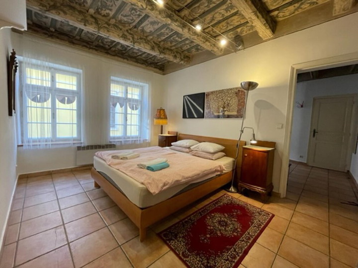 1 Bed Flat - Sleeps 4 - Balcony - Wifi - Prague