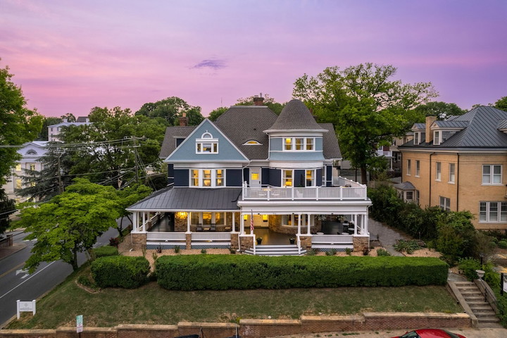 The Historic Berkeley Place - Staunton, VA
