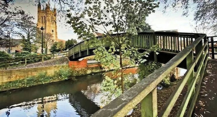 St Neots River Views 2-bed House With Garden - St Neots