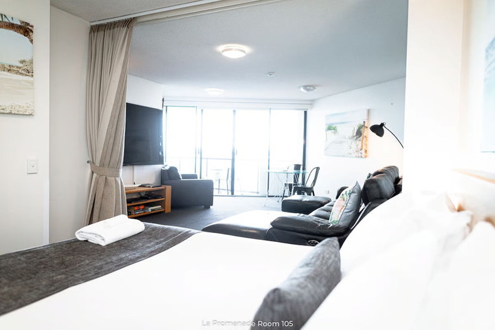 La Promenade Absolute Waterfront Apartments - Caloundra