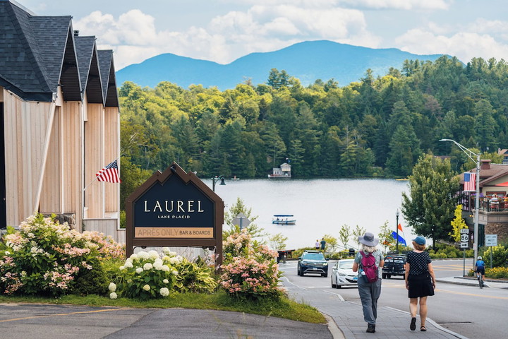 Laurel Lake Placid - Lake Placid