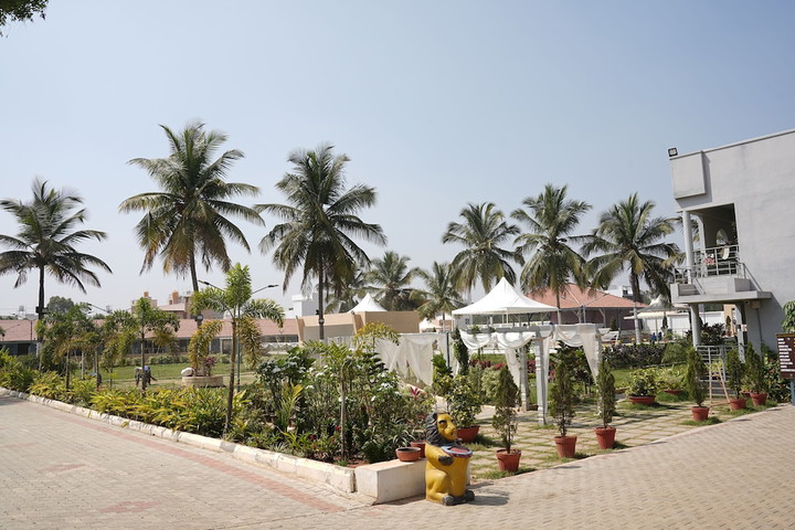 Royal Roots Resorts - Bengaluru