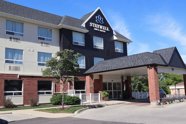 Staywell Inn & Suites - London