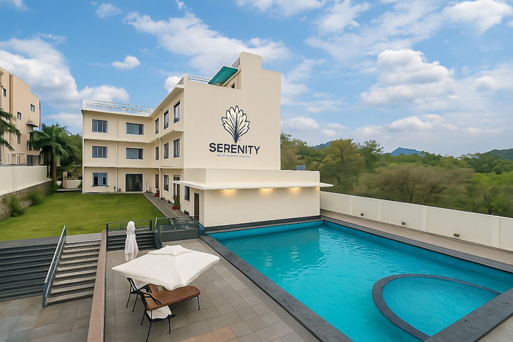 Serenity Hill Resort Near - 2km Fateh Sagar Lake Udaipur - Udaipur