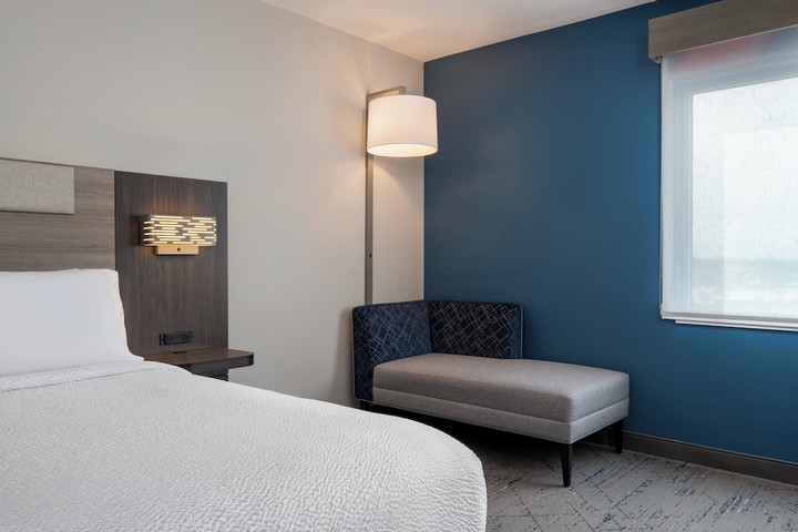 Holiday Inn Express & Suites Linden – Newark South By Ihg - Elizabeth, NJ