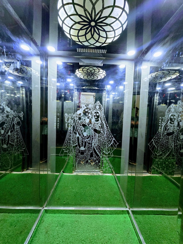 Hotel Aaarav Grand - Mathura Vrindavan - Mathura