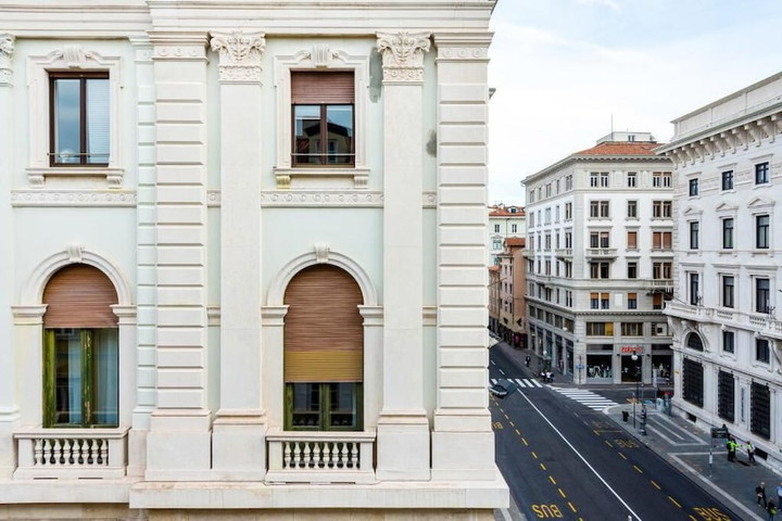 Hotiday Trieste Teatro - Trieste