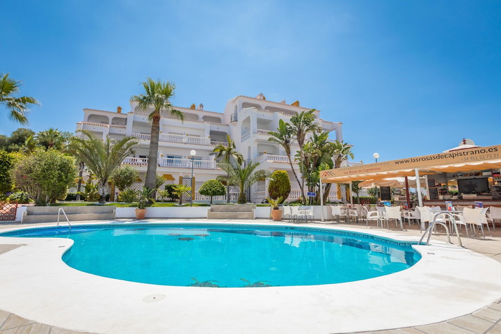 Apartamentos Turísticos Las Rosas De Capistrano - Nerja