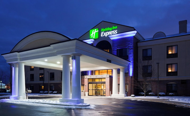 Holiday Inn Express Milwaukee North Brown Deer/mequon By Ihg - Grafton, WI