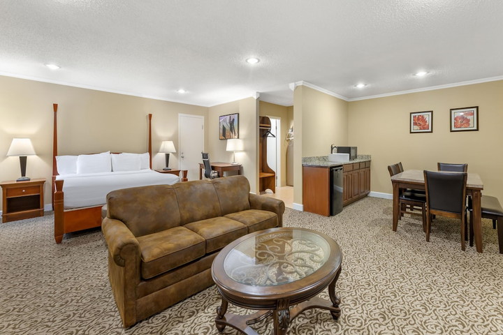 Best Western Plus Wooster Hotel & Conference Center - Ohio
