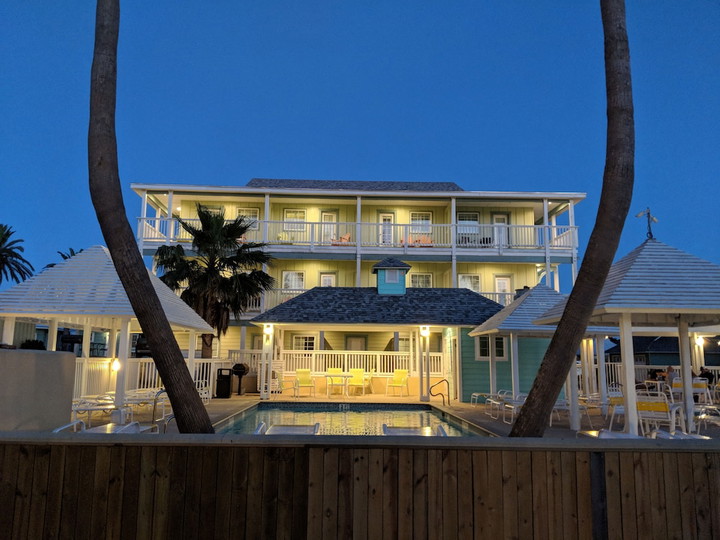 Seashell Village Resort Near The Beach With Kitchens - Corpus Christi, TX