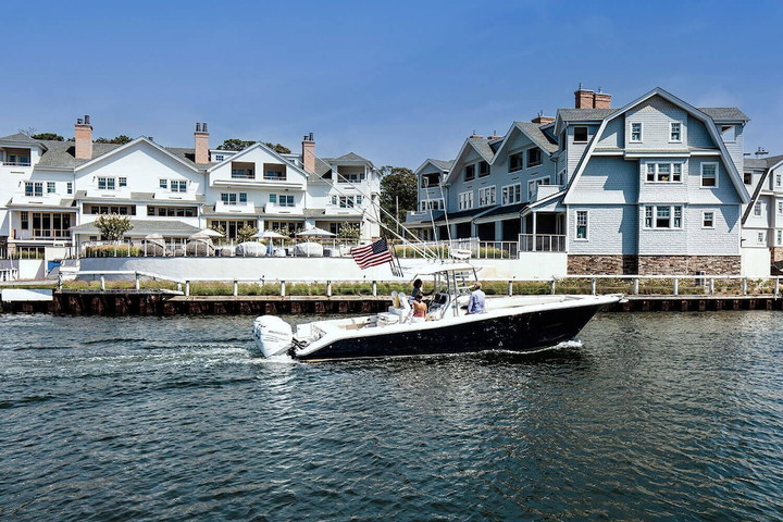 Canoe Place Waterfront Residences - State of New York