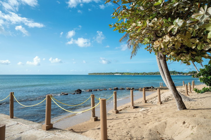 Tropikist Beach Hotel & Resort - Tobago