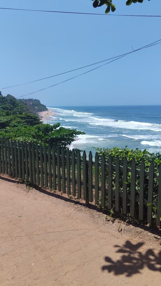 Hillview Beach Resort - Varkala