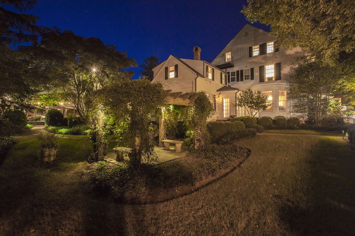 The 1770 House Restaurant & Inn - The Hamptons, NY