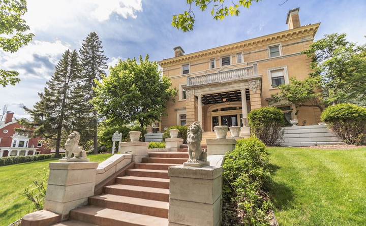 Historic Cotton Mansion Duluth Boutique Hotel - Duluth, MN