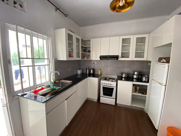 Captivating 4-bed House - Garden & Free Parking - Kigali