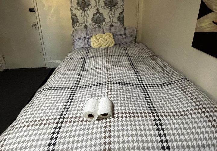 Aston 1-bed Apartment, Sleeps 2 Near Shops - Staffordshire