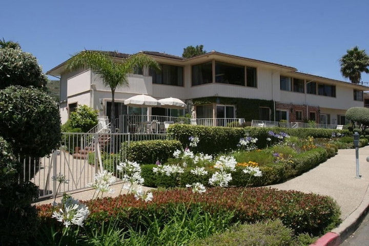 Laguna Shores Studio Suites - Laguna Woods, CA