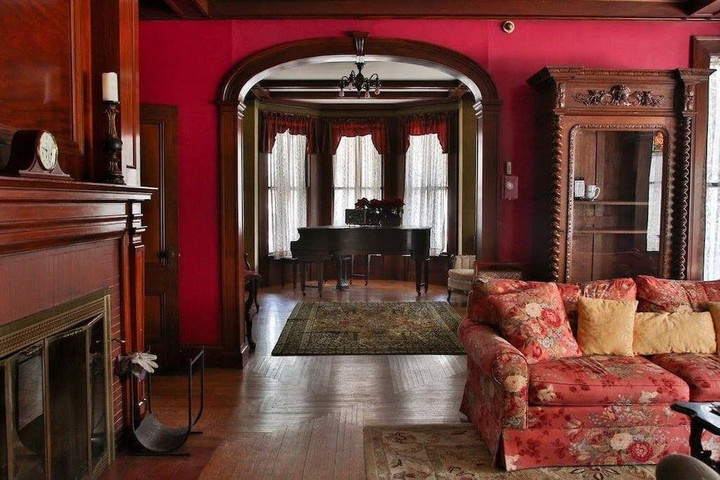 Black Swan Inn - New Hampshire