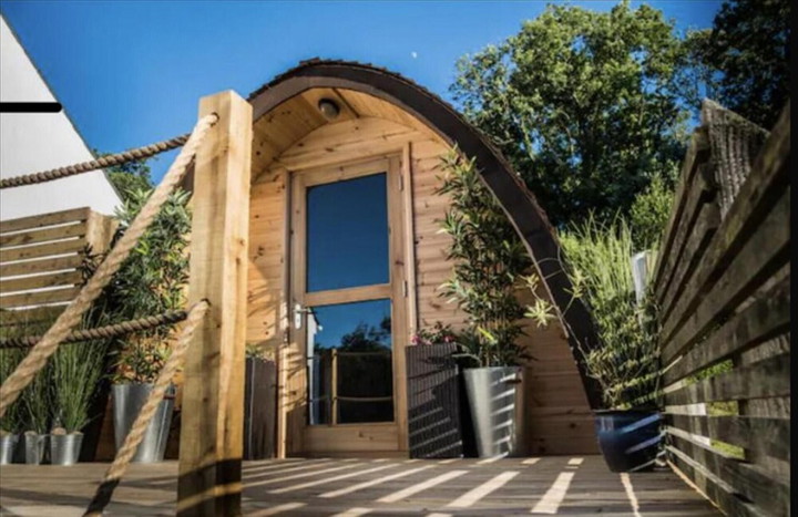 Chalet - Sleeps 2 - Balcony - Parking - Beach/golf - Tenby