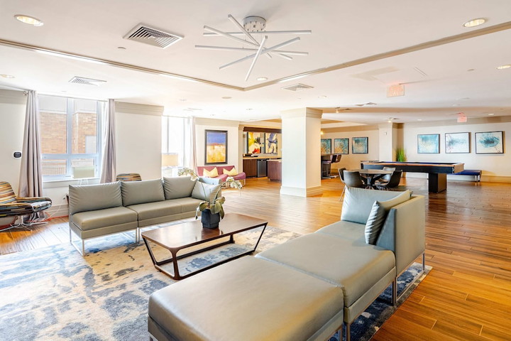 Downtown Silver Spring Walkable Metro Skyline Balcony Corner Suite Luxe Pad - Bethesda, MD