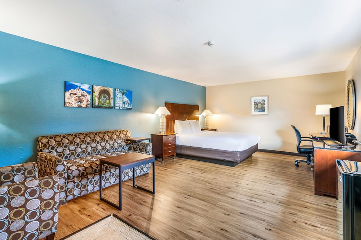 Hotel Hacienda At Ontario Ranch - Ontario, CA