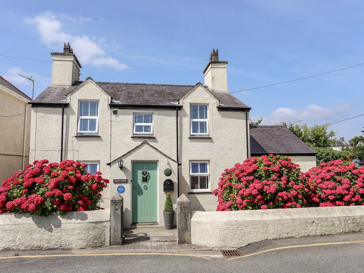 Bryn Peris - Moelfre
