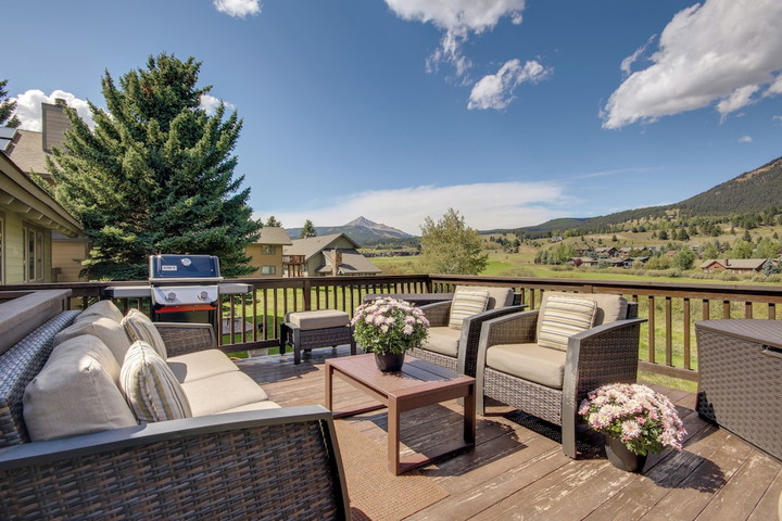 Big Sky Condo W/ Resort Amenities & Mountain Views - Montana