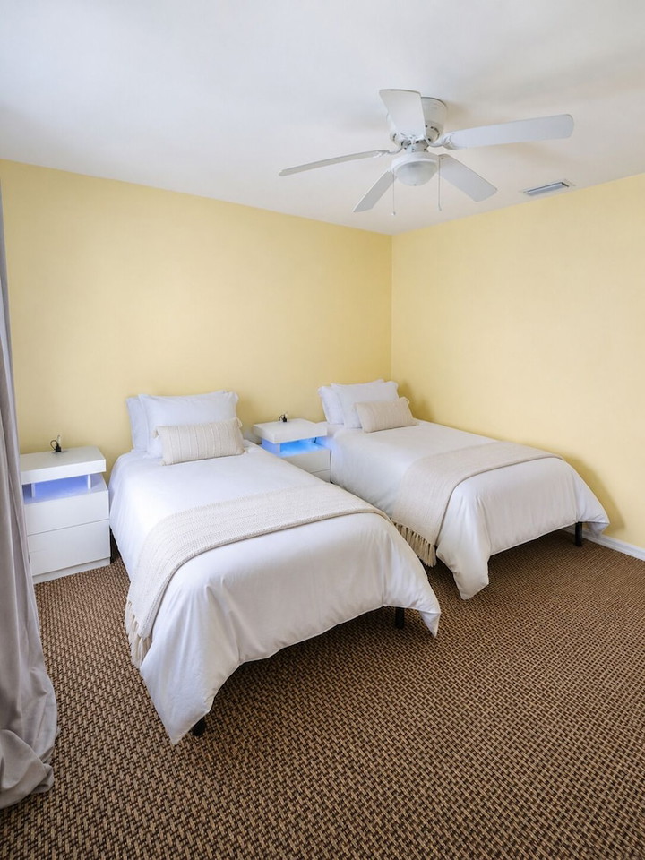 Cape Coral Retreat W Pool & Court - Sanibel Island
