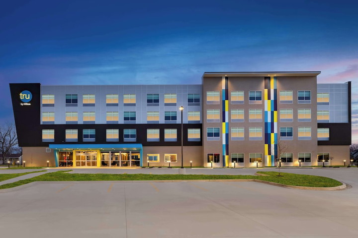 Tru By Hilton Oshkosh - Oshkosh, WI