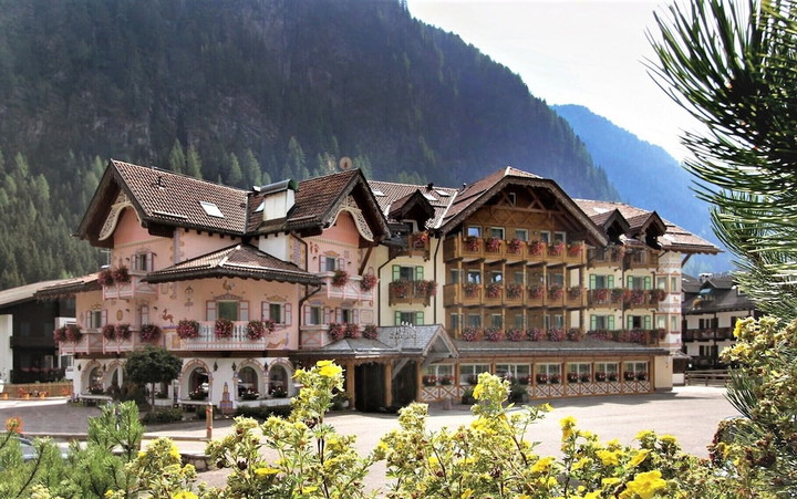 Hotel Gran Chalet Soreghes - Canazei