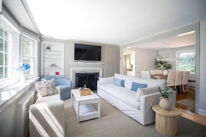 Family Cottage With 4 King Beds - Long Island, NY
